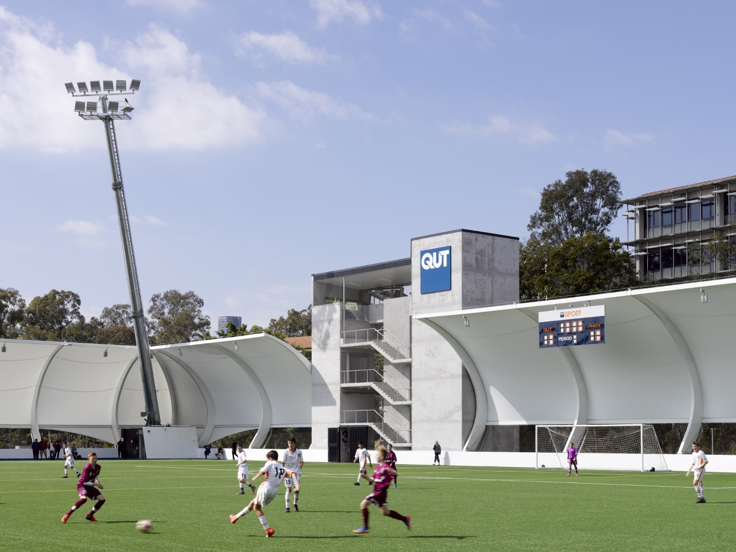 QUT, Sports Field and Car Park – Bligh Tanner